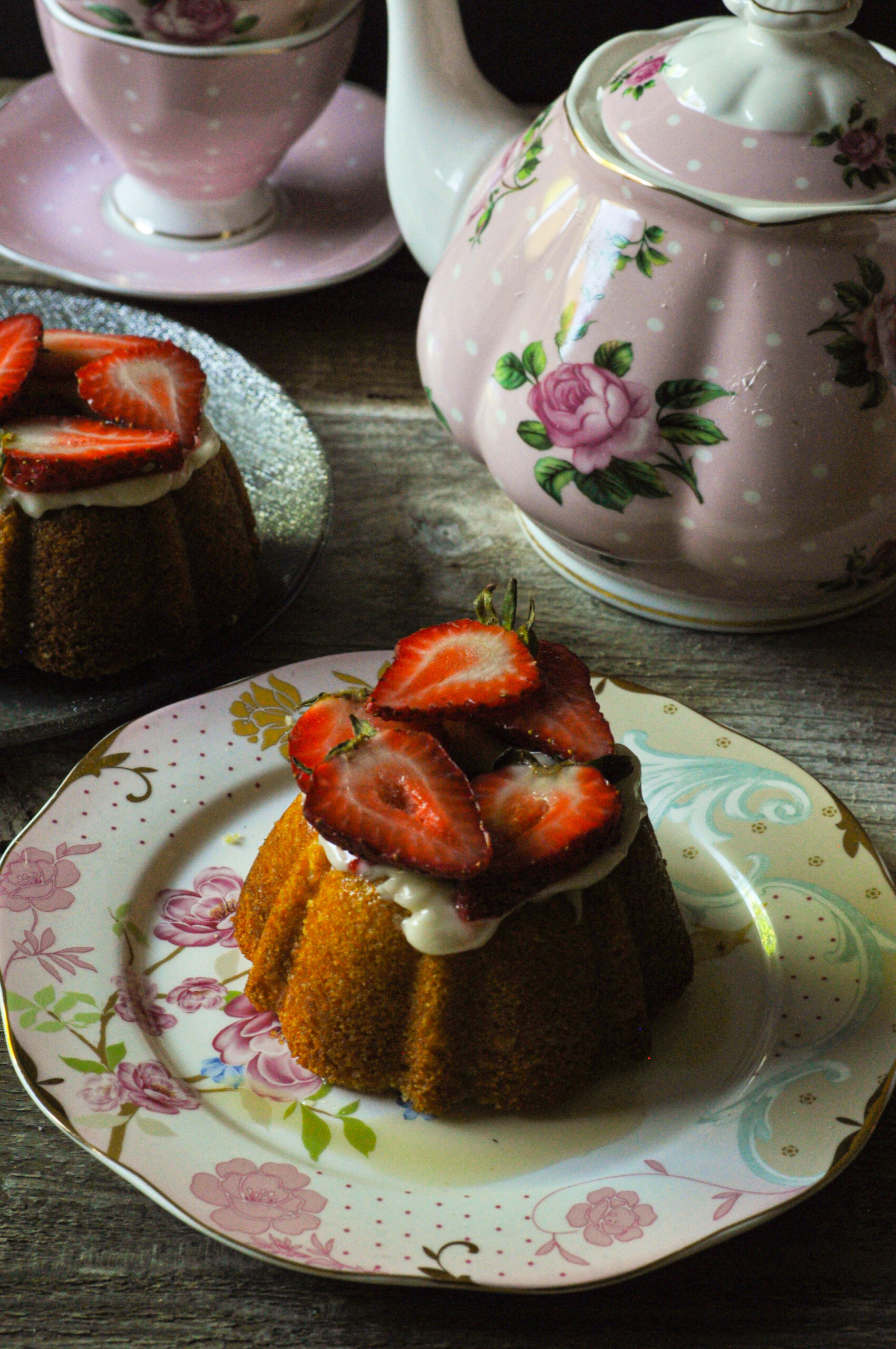 Easy Cornmeal Bundt Cake with Cream Cheese Frosting & Strawberries ...